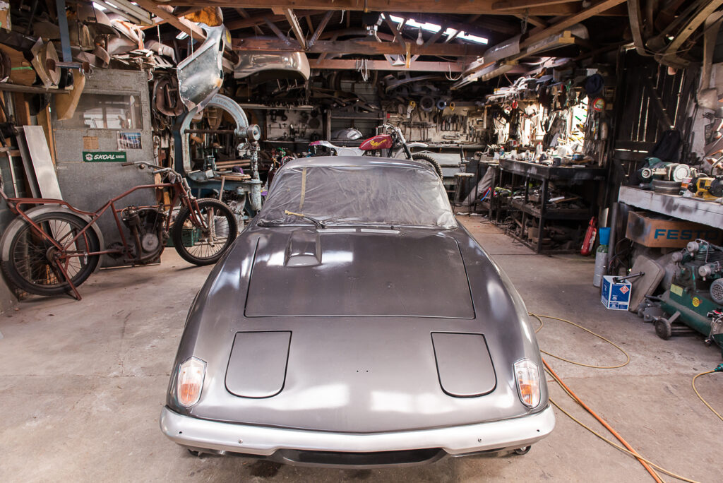 Videos of metal shaping and motorbike guru, Steve Roberts - The Shed